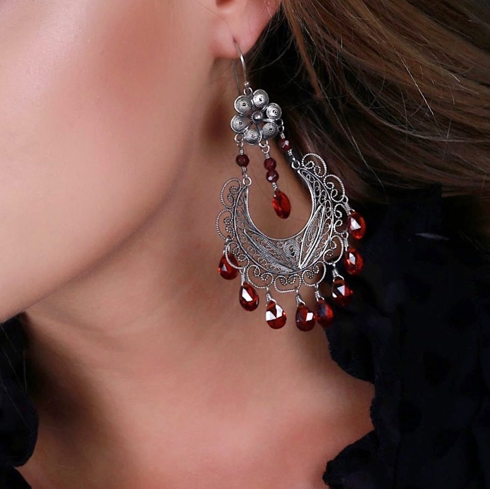 Official site of jewelry designers Yvone Christa