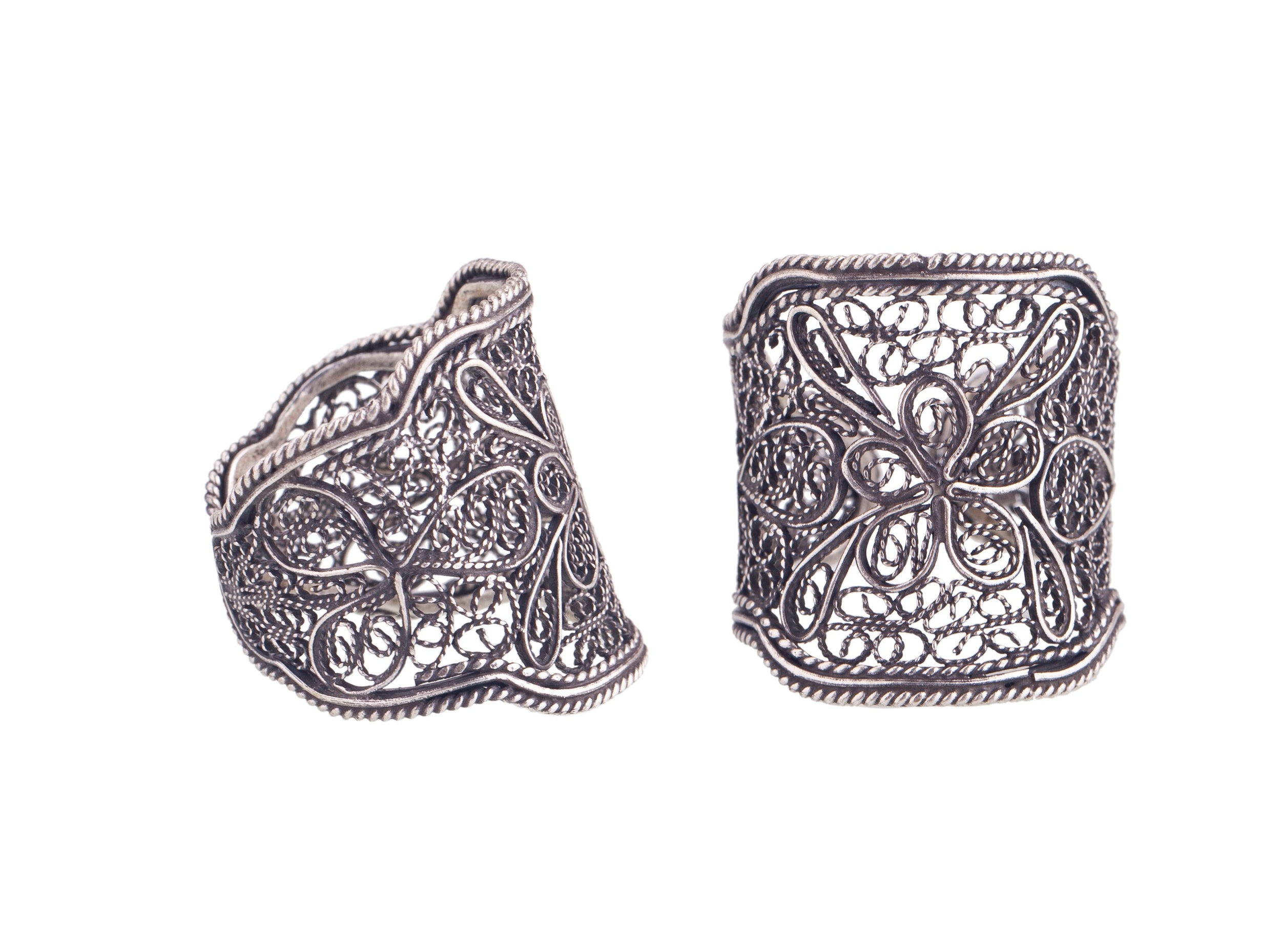 Official site of jewelry designers Yvone Christa